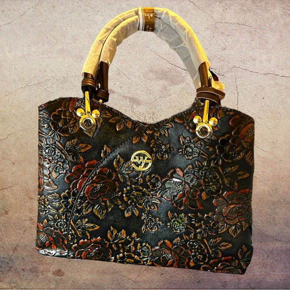 Boutique | Bags | On Trend 3d Floral Pattern Tote Shoulderbag Goldtone ...